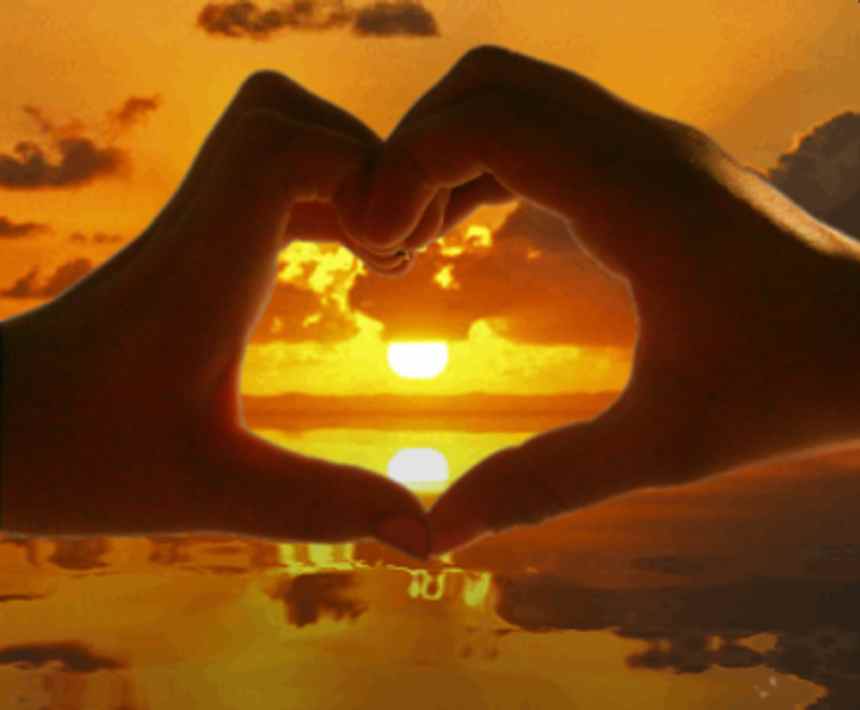 Heart In The Sunset Wallpaper